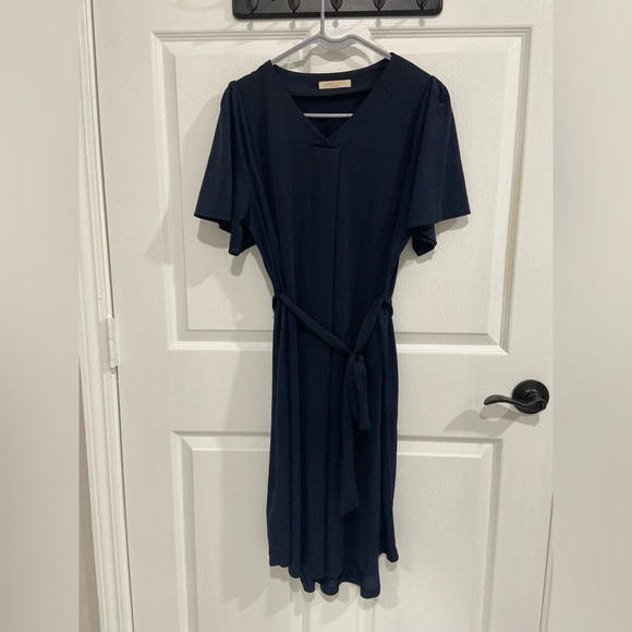 Chocal Raffine Robe | Dresses | D6 Chocal Raffine Navy Vneck Midi Dress | Poshmark
